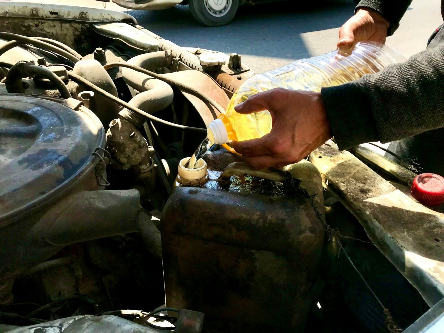 🔧 How to Check Your Car’s Fluids: Oil, Coolant, Brake & More